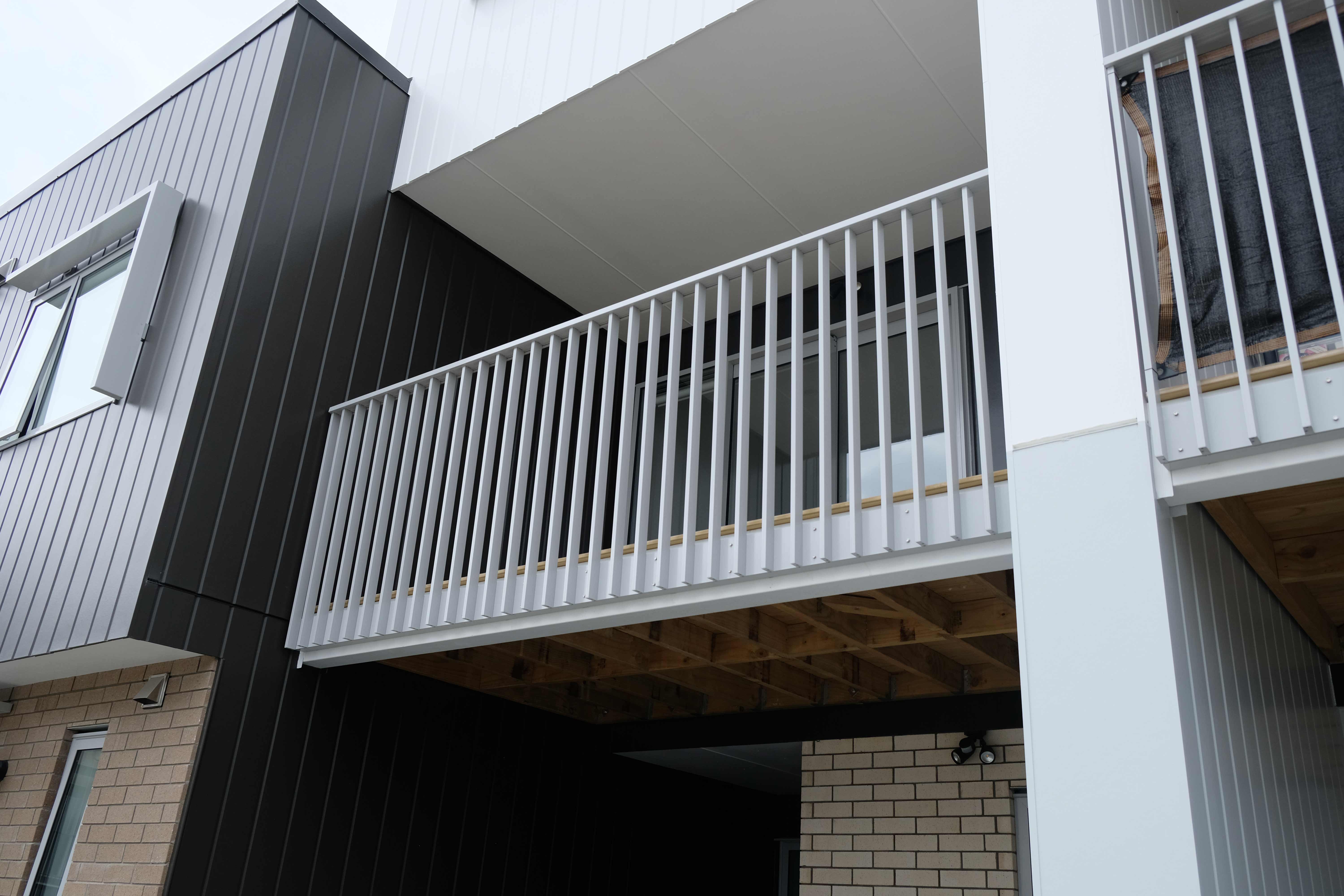 Skyrail Af Series Aluminium Fin Slat Balustrade System by Altech ...
