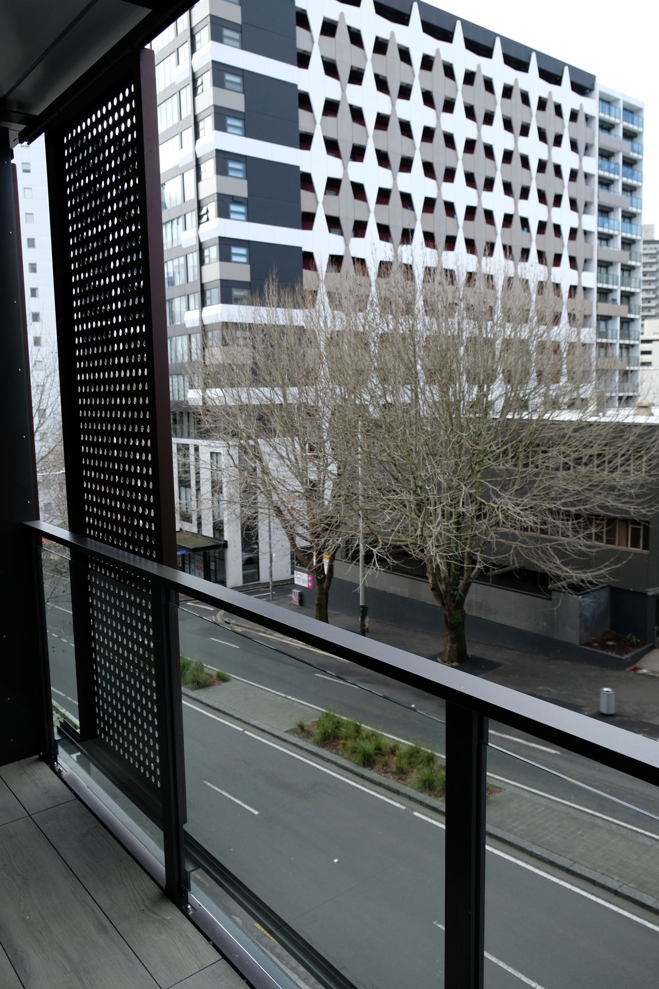 Skyrail Dr Series Glass Infill Balustrade System by Altech Systems – EBOSS