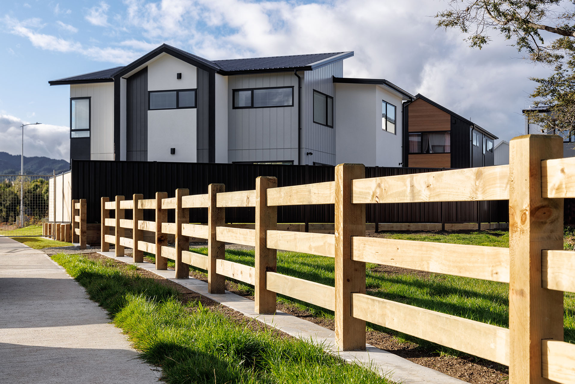 Post&Rail Fencing System by Boundaryline – EBOSS