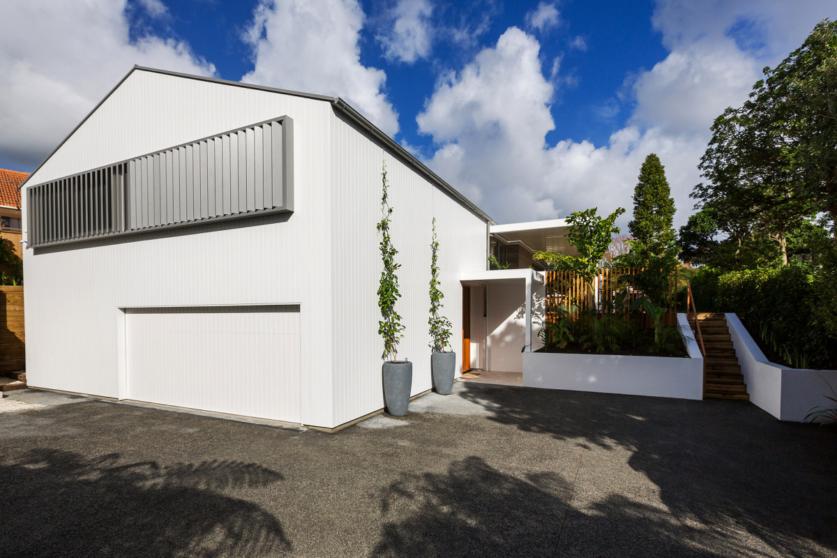 A-lign Vertical Weatherboard by Claymark – EBOSS