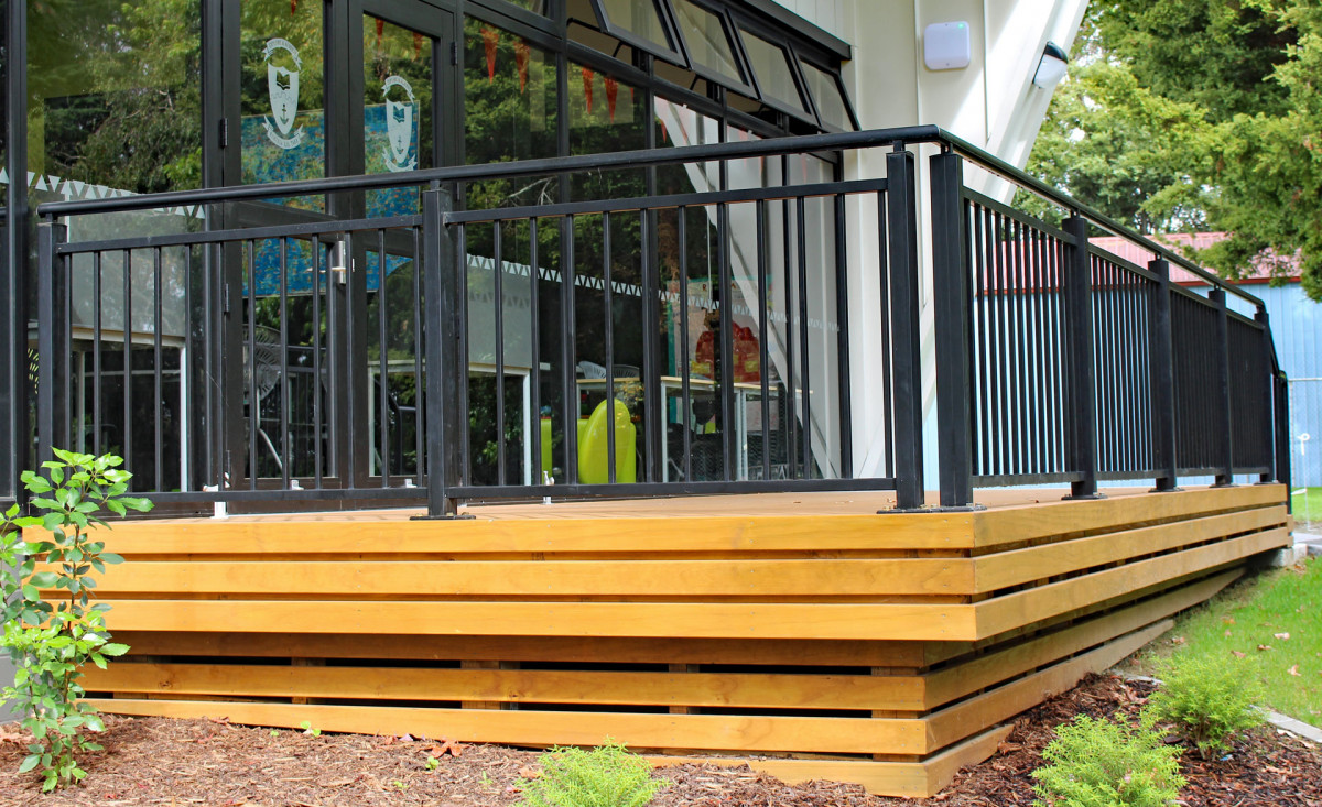 Edgetec® Commercial Post Balustrade System by Juralco Aluminium – EBOSS