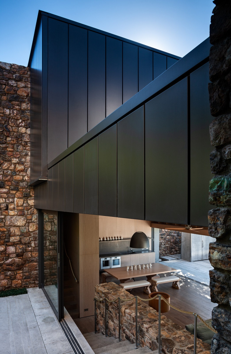 Euro Wall Flat Panel System by Metal Design Solutions – EBOSS