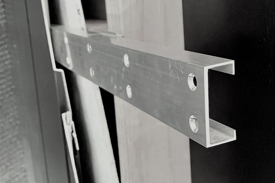 Structural Aluminium Cavity Batten Removes Obstacl – EBOSS