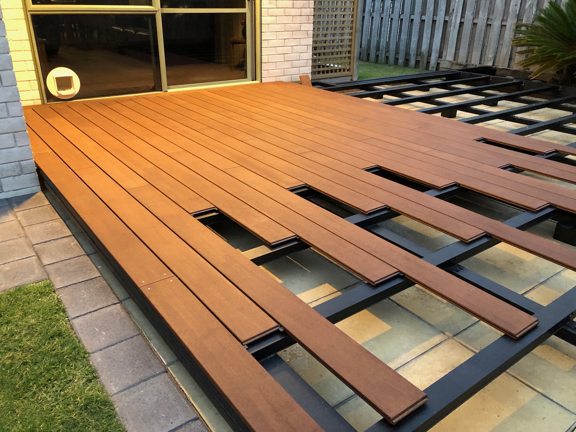 Dasso Ctech Decking by Proframe – EBOSS