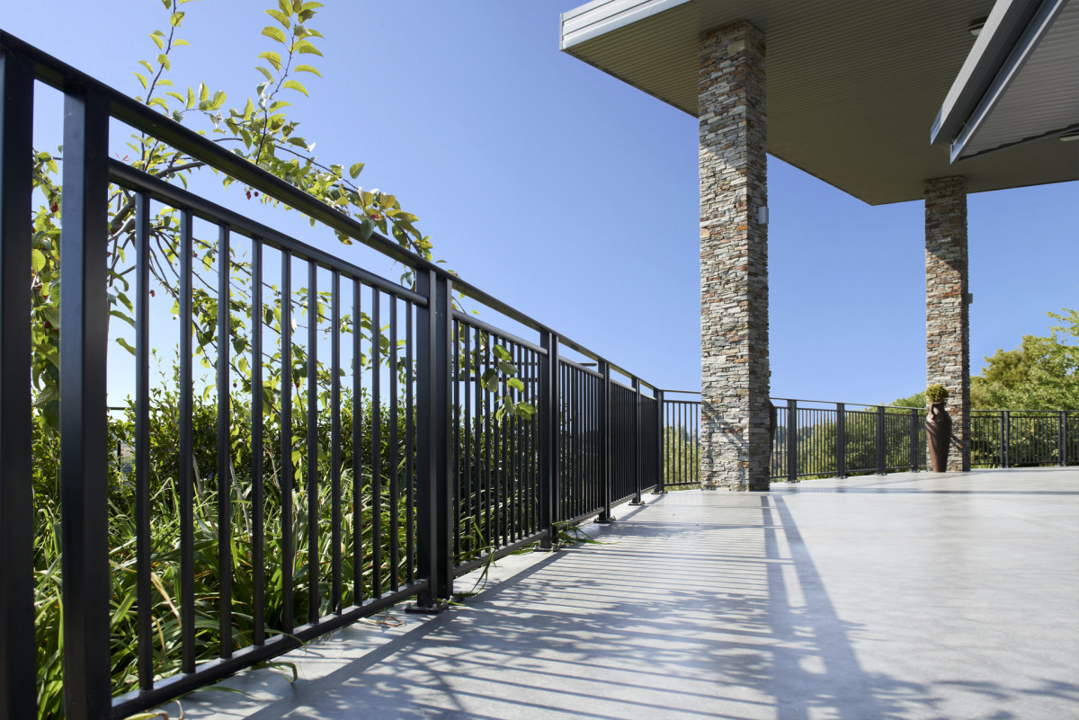 Windsor Framed Balustrade by Unex Systems – EBOSS