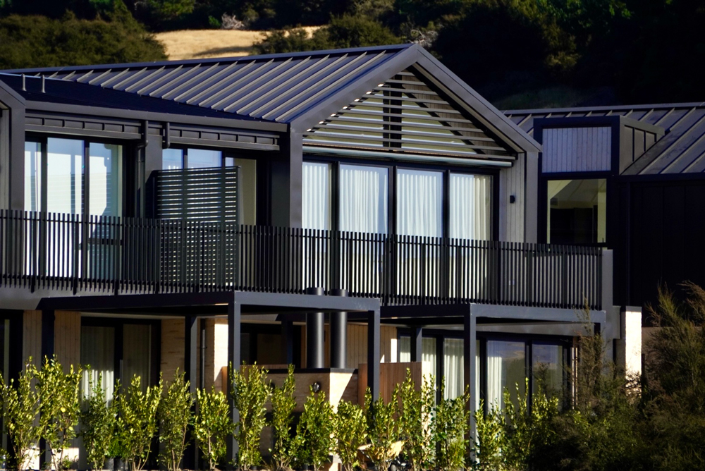 Henley Fin Style Balustrade by Unex Systems – EBOSS