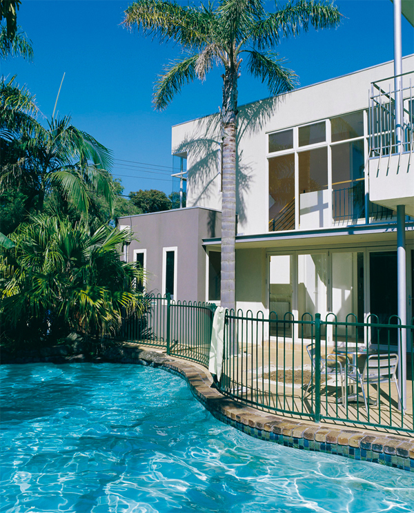 Sun-Proof Exterior Paint by Dulux – EBOSS