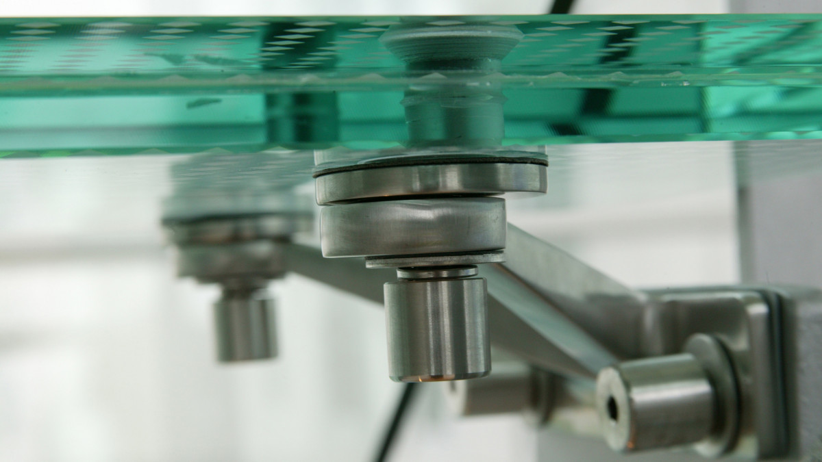 Specifying Sealant, Fixing and Hardware for Structural Glass – EBOSS