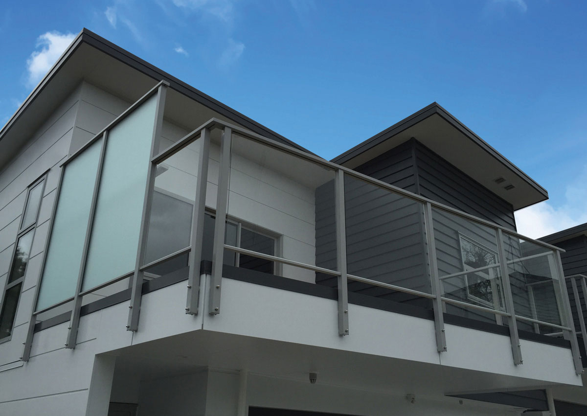Abundant Design Options with Clearspan Framed Balustrades – EBOSS