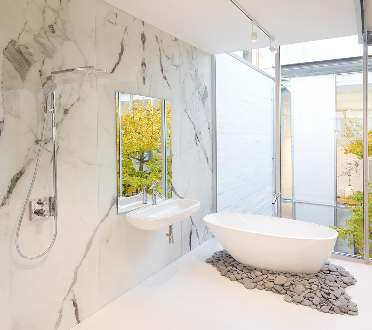 Three Innovative Ways Glass Can Enhance Bathroom Design – EBOSS