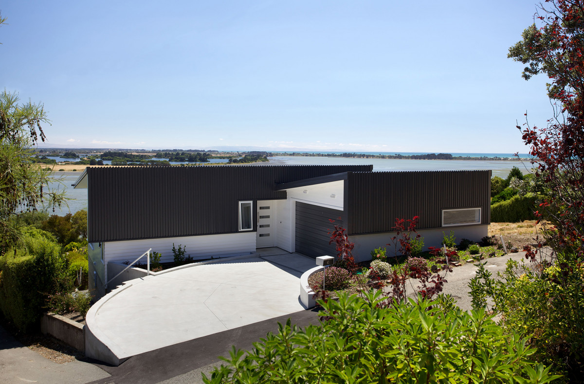 Combine Dark Cladding with Palliside for an On Trend, Low Maintenance ...