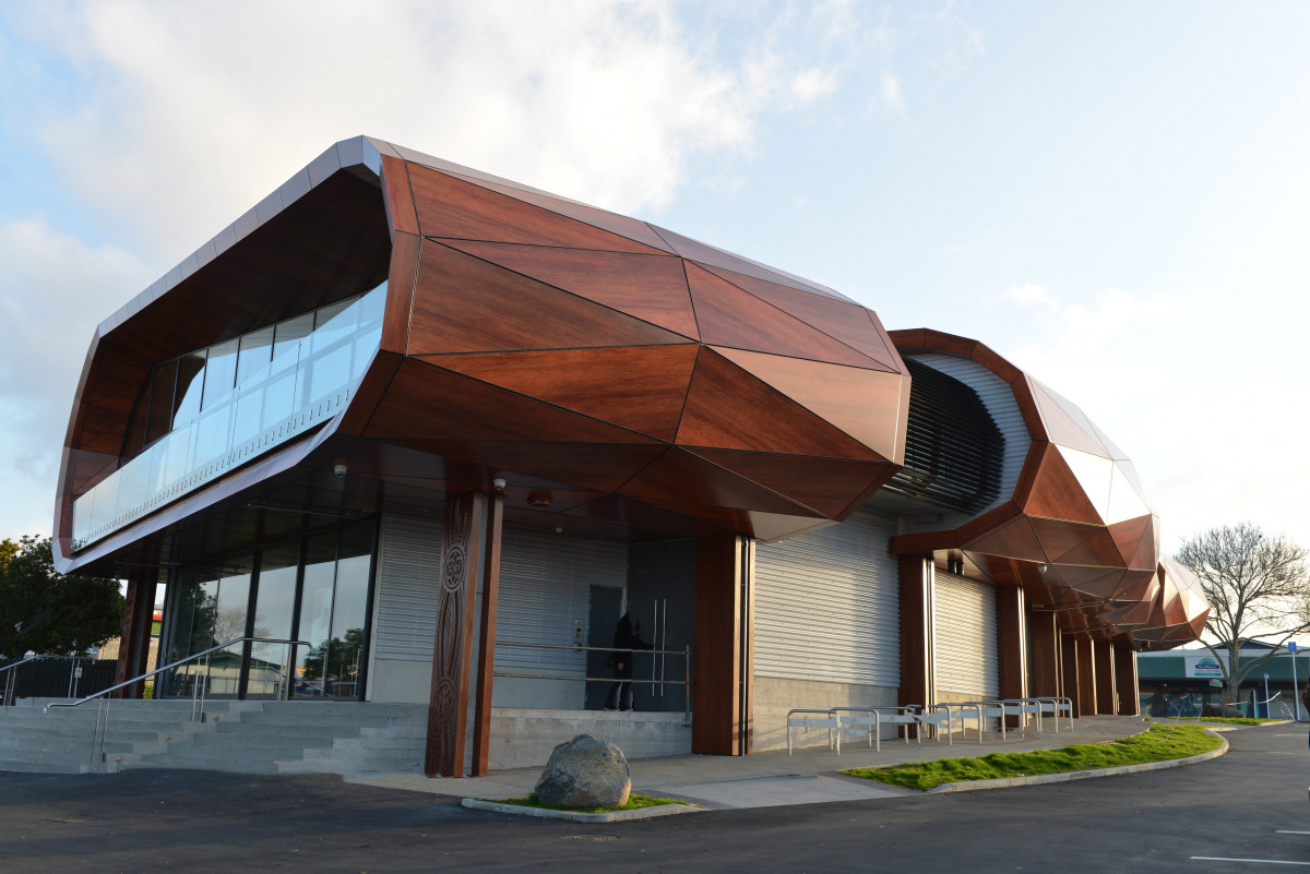 The A1 Fire-Certified Alucolux Range by Alucobond – EBOSS