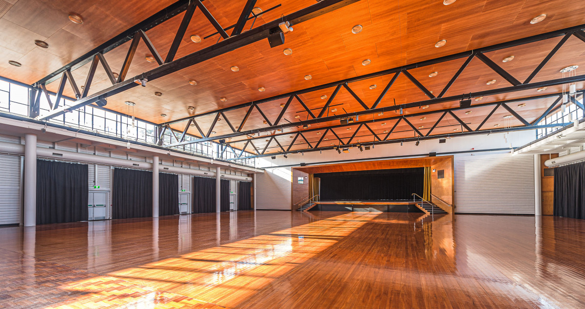 Bespoke Stained Veneer Provides Realistic Rimu Alt – EBOSS