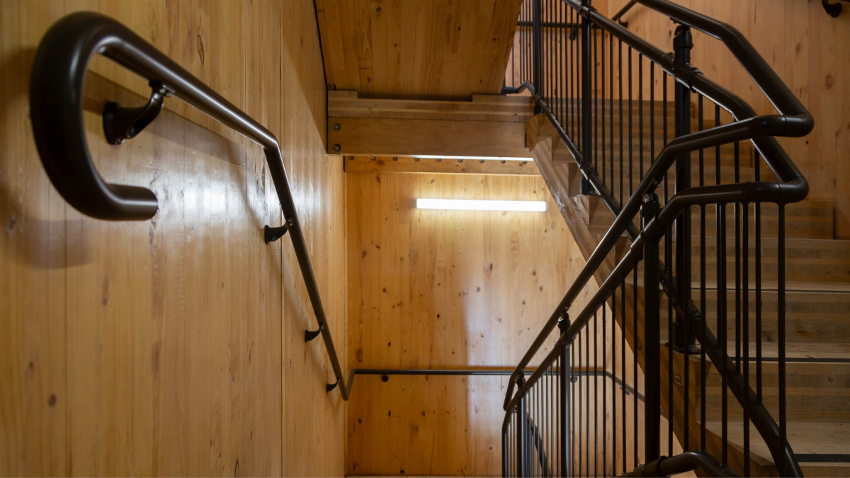 Specify Low-risk, Compliant Modular Balustrade and Handrail Systems – EBOSS