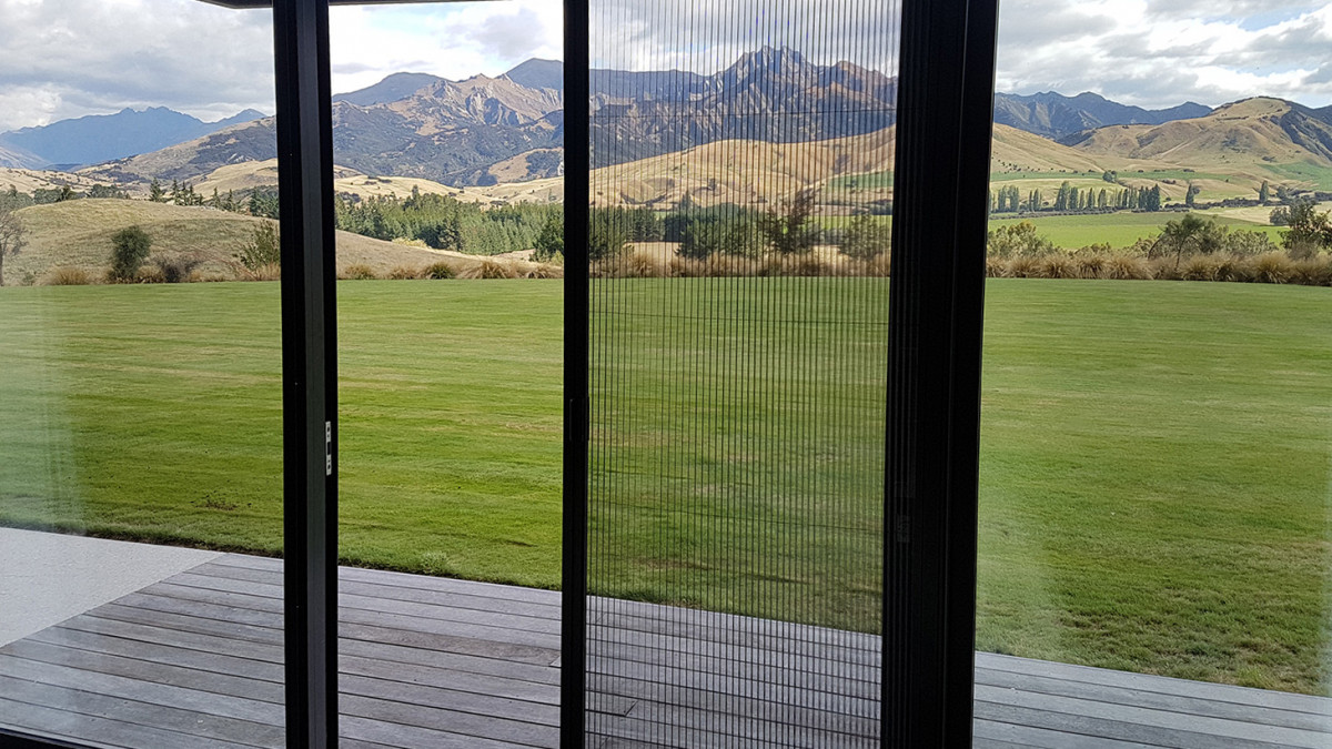 The Benefits of Retractable Insect Screens – EBOSS
