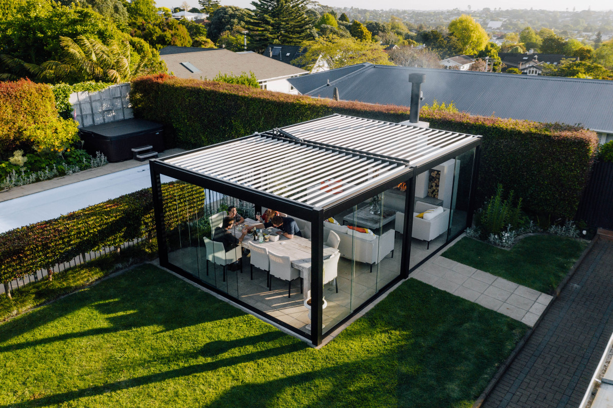 Glaslide Frameless Glass: Year Round Useable Outdoor Spaces – EBOSS