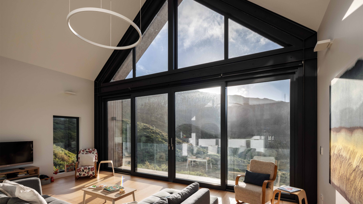 Achieving Internal Airtightness on an Eco-Friendly Home with Extensive ...