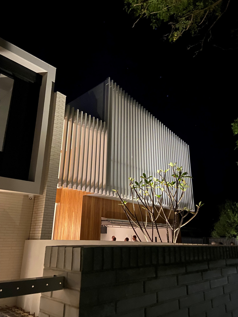 Architectural Edge: Bracket Fixed Louvres – EBOSS