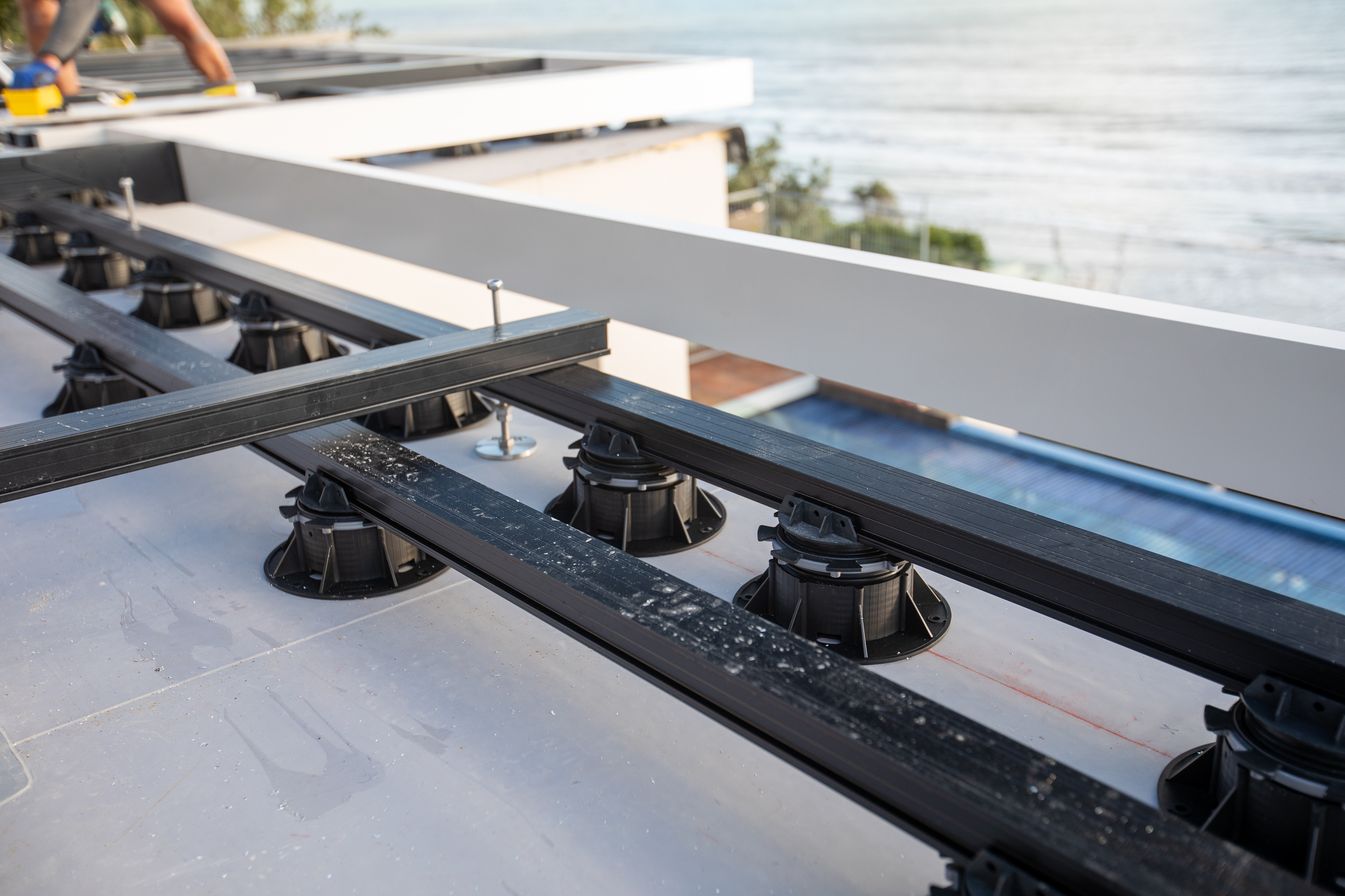 Advanced Floating Deck Systems for Modern Architecture and Landscaping ...