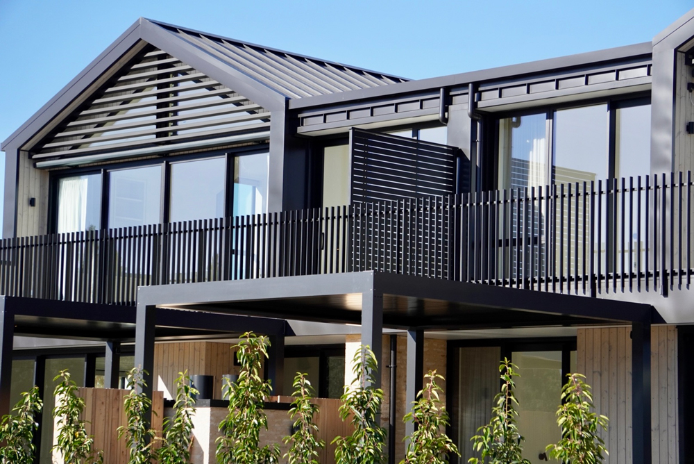 Clean Lines, Seamless Style: Introducing the Henley Fin Balustrade – EBOSS