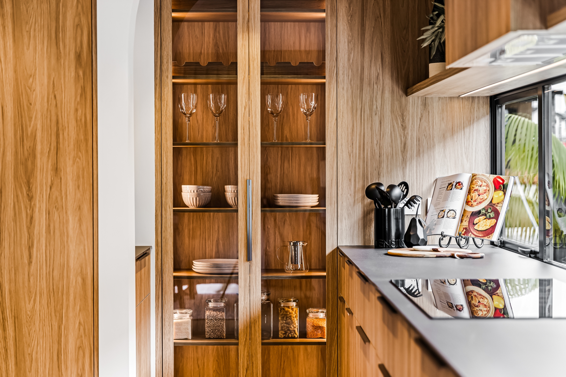 Premium Kitchen Performance with Hettich AvanTech YOU – EBOSS