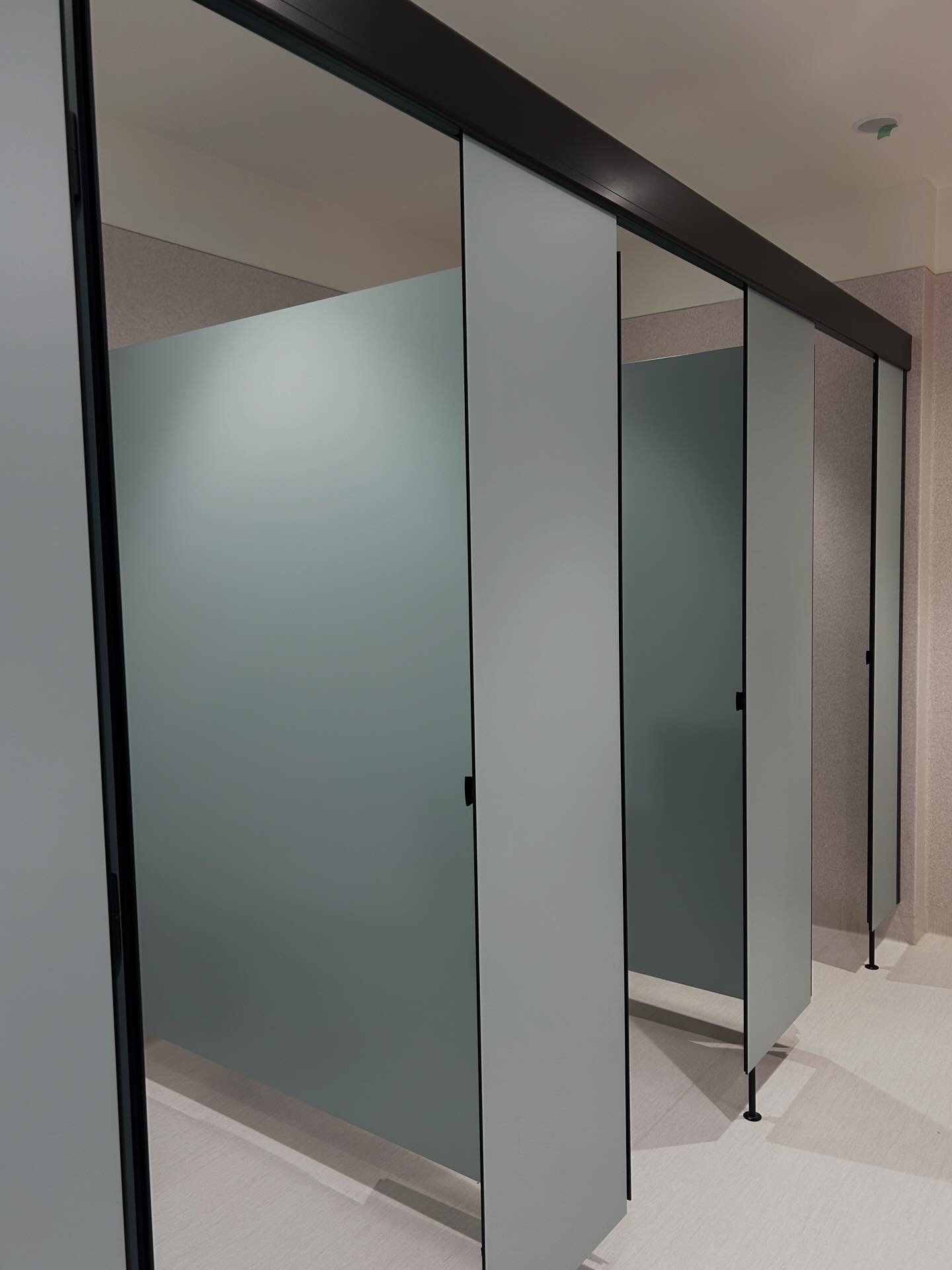 Resco Multicube Cubicles Raise Campus Hygiene Standards – EBOSS